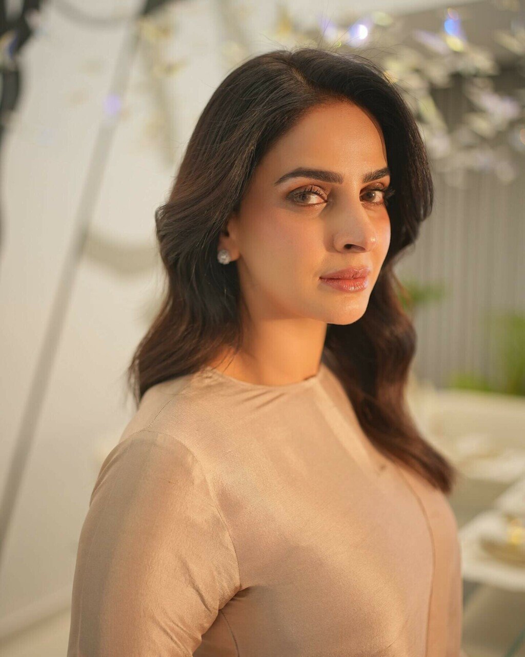 Saba Qamar to Play Anmol Pinky in 7th Sky and Geo’s Upcoming Biopic ...